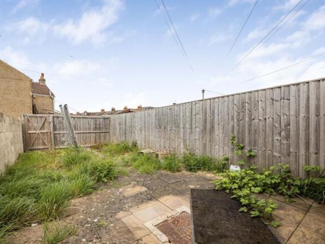 3 bedroom terraced house for sale in Ferndale Road, Swindon, SN2