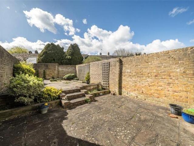 3 bedroom terraced house for sale in Ferndown Avenue, Orpington, BR6