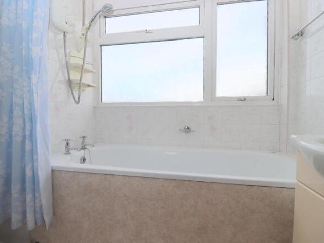 3 bedroom terraced house for sale in Florence Avenue, Sundon Park, Luton, Bedfordshire, LU3 3BY, LU3