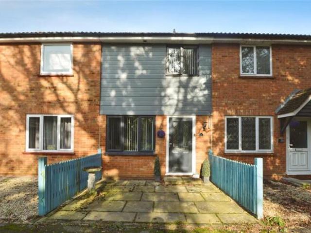 3 bedroom terraced house for sale in Fraser Close, Laindon, Basildon, Essex, SS15