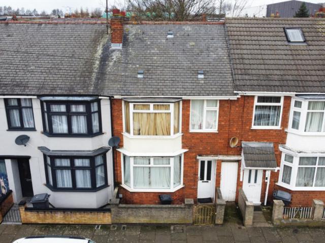 3 bedroom terraced house for sale in Frisby Road, New Humberstone, Leicester, LE5