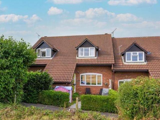 3 Bedroom Terraced House For Sale In Knebworth
