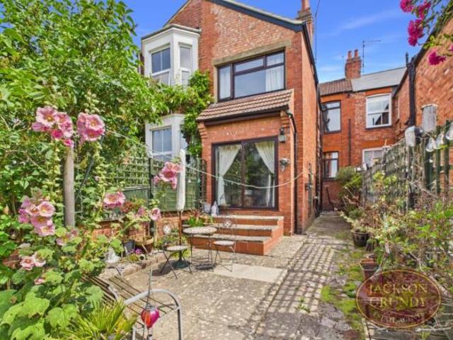3 bedroom terraced house for sale in Knights Lane, Kingsthorpe Village, NN2 6QL, NN2