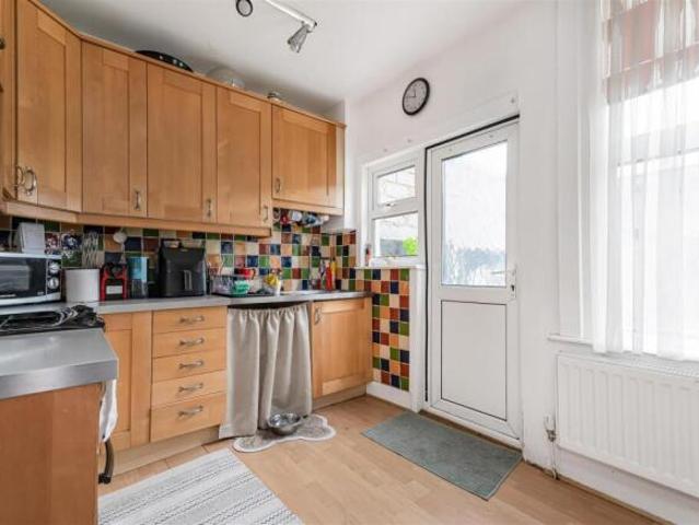 3 bedroom terraced house for sale in Knotts Green Road, Leyton, London, E10