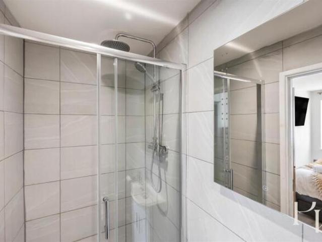 3 bedroom terraced house for sale in Kew Street, Brighton, BN1