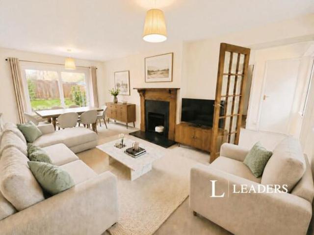 3 bedroom terraced house for sale in Keynsham Road, Southampton, Hampshire, SO19