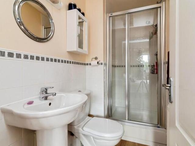3 bedroom terraced house for sale in Kelham Drive, Nottingham, NG5
