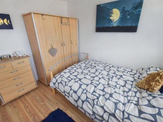 3 bedroom terraced house for sale in Kellett Lane, Leeds, LS12