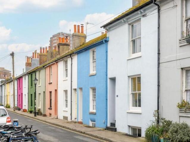 3 bedroom terraced house for sale in Kemp Street, Brighton, BN1