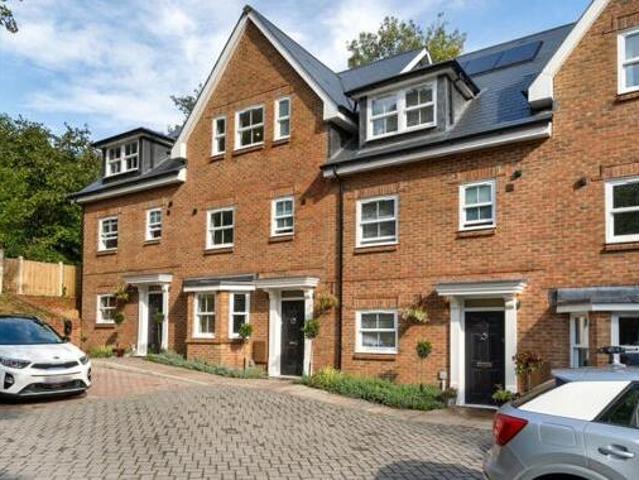 3 Bedroom Terraced House For Sale In Kenley