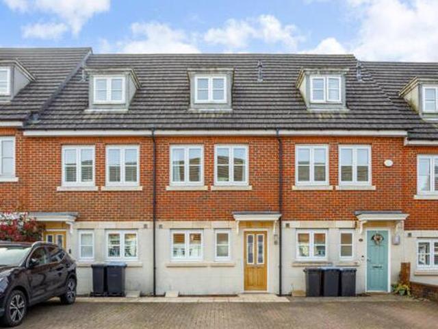 3 Bedroom Terraced House For Sale In Kenley