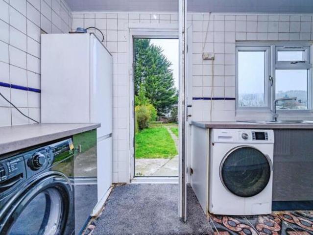3 bedroom terraced house for sale in Kent Road, Luton, Bedfordshire, LU1