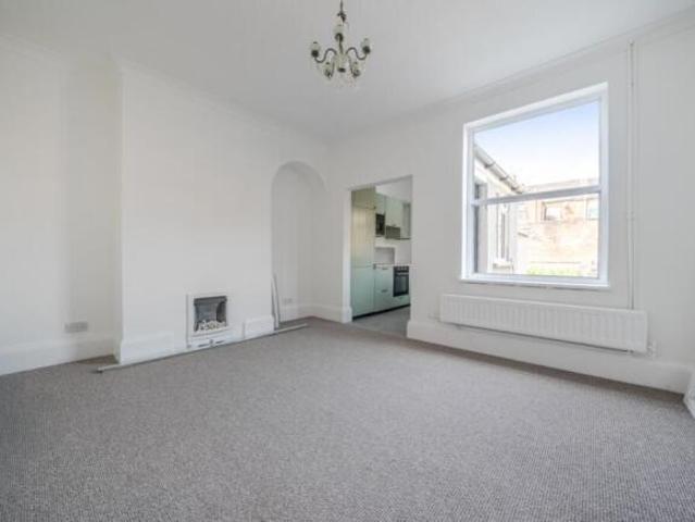 3 bedroom terraced house for sale in Kent Street, Lincoln, Lincolnshire, LN2