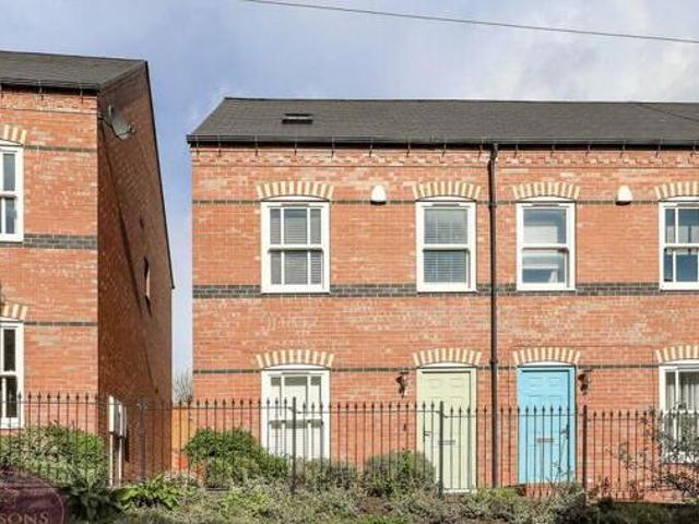 3 Bedroom Terraced House For Sale In Kimberley, Nottingham