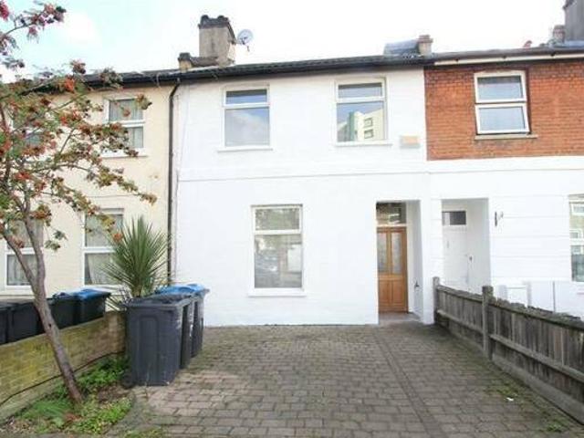 3 bedroom terraced house for sale in Kings Road London SE25