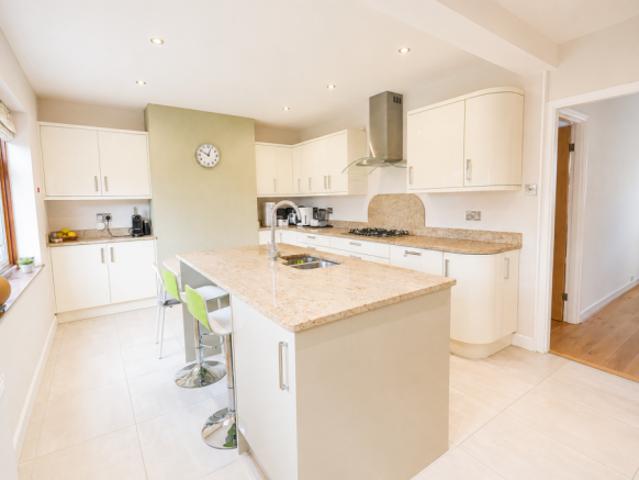 3 bedroom terraced house for sale in Kings Road, St. Albans, AL2