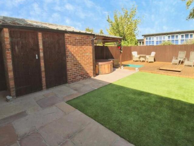 3 bedroom terraced house for sale in Howsham Close, Bilton Grange, HU9