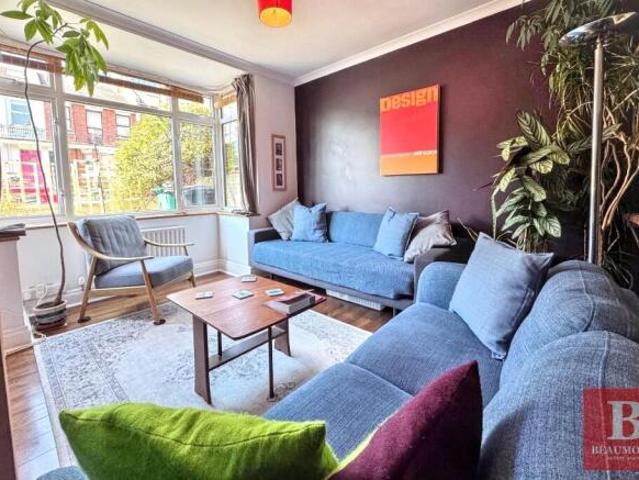 3 bedroom terraced house for sale in Hollingbury Road, BN1