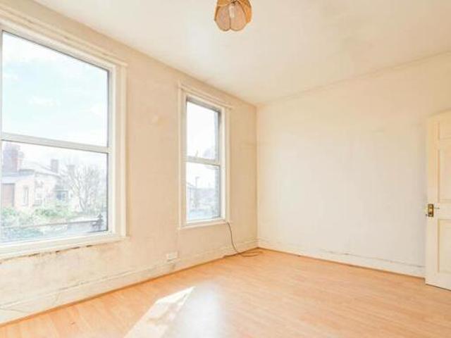 3 Bedroom Terraced House For Sale In Hornsey, London