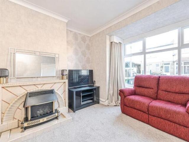 3 bedroom terraced house for sale in Hawthorne Terrace, Crosland Moor, Huddersfield, HD4