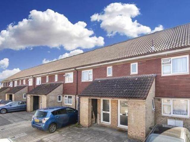3 Bedroom Terraced House For Sale In Hayes