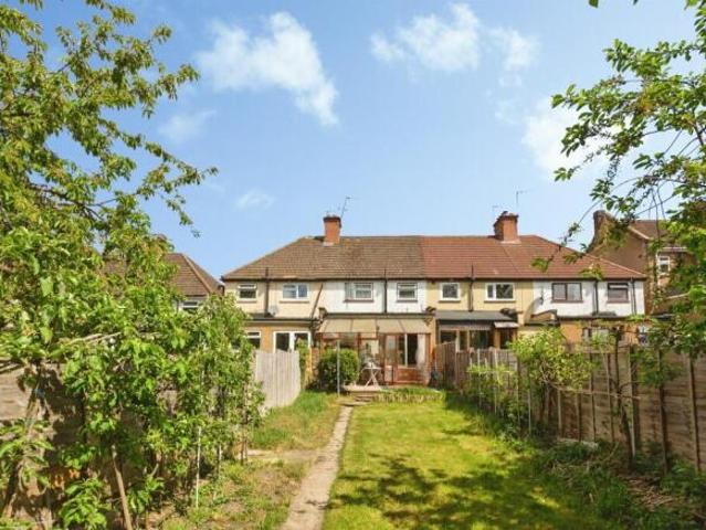 3 bedroom terraced house for sale in Hagden Lane, Watford, WD18