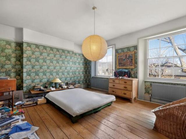 3 bedroom terraced house for sale in Hemingford Road, Barnsbury, N1