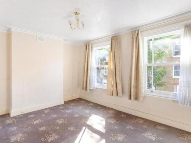 3 bedroom terraced house for sale in Henshaw Street, London, SE17