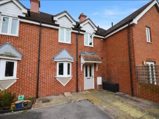 3 bedroom terraced house for sale in Heron Close, Farnham, Surrey, GU9