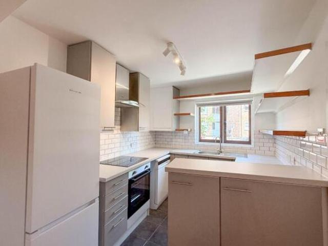 3 bedroom terraced house for sale in High Street, Chesterton, Cambridge, CB4