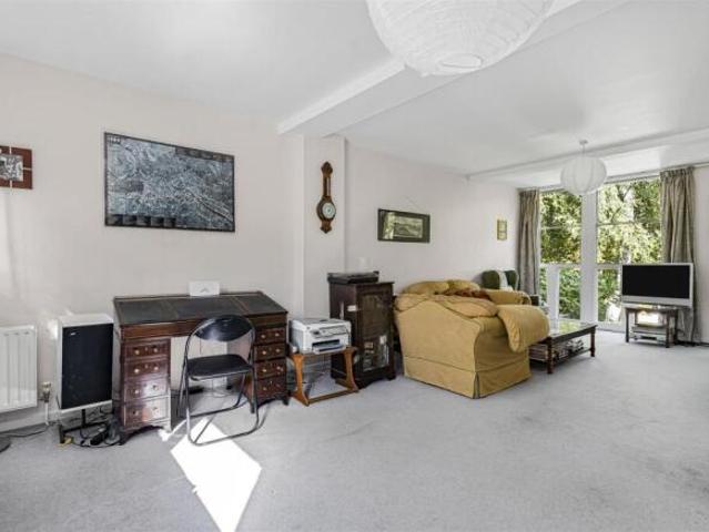 3 bedroom terraced house for sale in Highsett, Cambridge, CB2