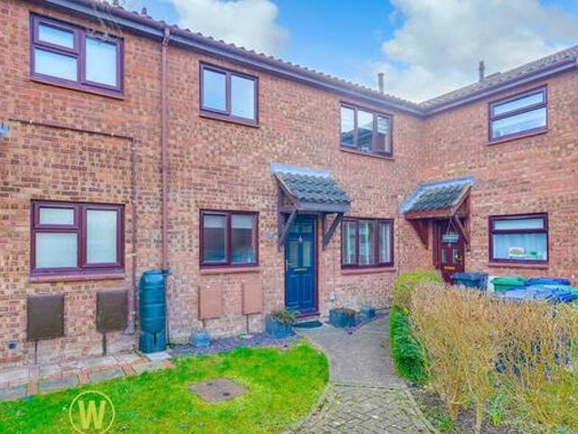 3 bedroom terraced house for sale in Hinkins Close Melbourn SG8