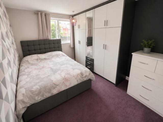 3 bedroom terraced house for sale in Hunts Close, Luton, LU1 5JL, LU1