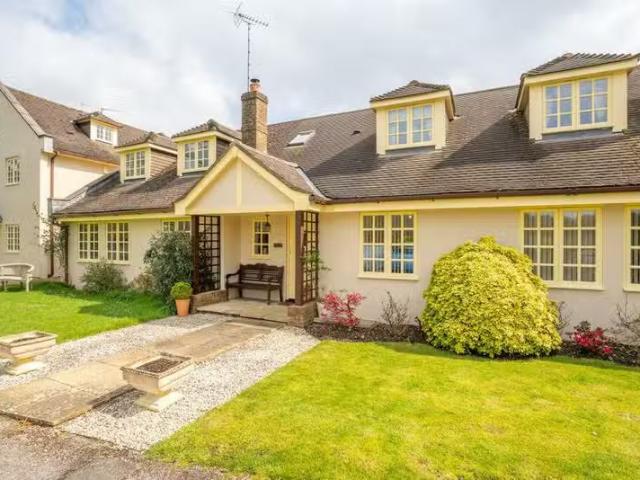 3 bedroom terraced house for sale in Hurn Court Lane, Hurn, Ch.