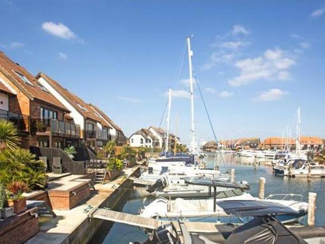 3 Bedroom Terraced House For Sale In Hythe, Southampton