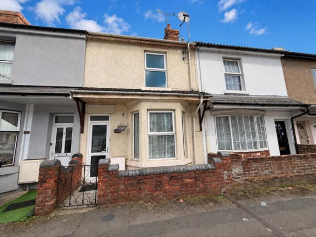 3 bedroom terraced house for sale in Ipswich Street, Gorse Hill, SN2