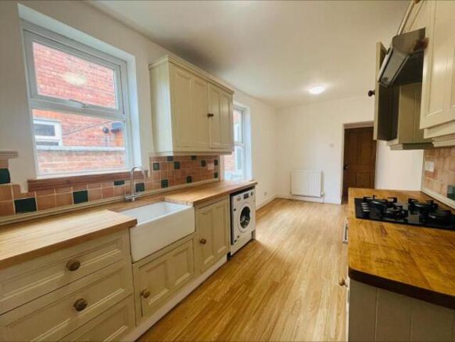 3 bedroom terraced house for sale in Ivy Road, Abington, Northampton NN1