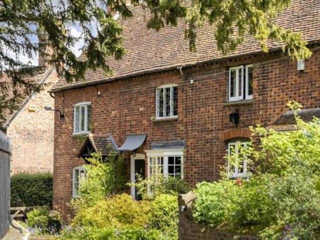 3 Bedroom Terraced House For Sale In Ivinghoe, Buckinghamshire