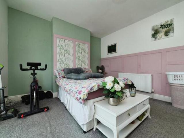 3 bedroom terraced house for sale in Jalland Street, Hull, HU8