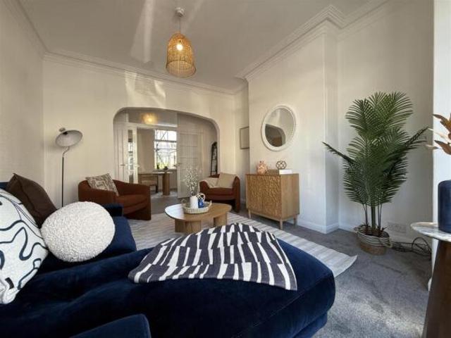 3 bedroom terraced house for sale in Jalland Street, Hull, HU8