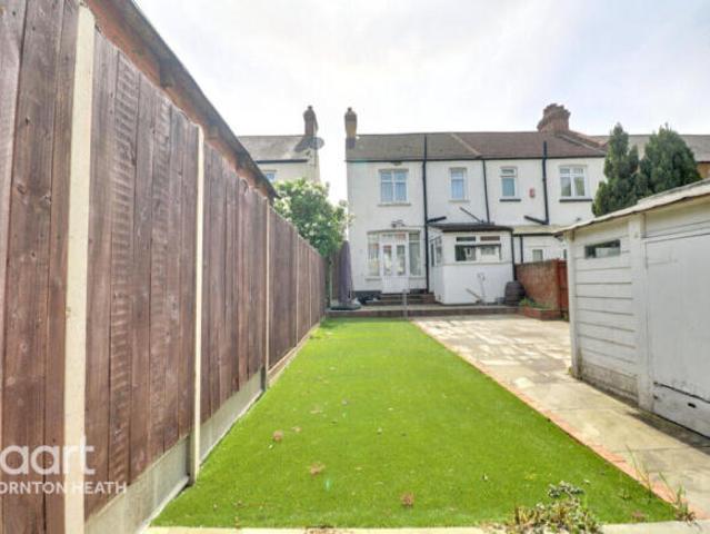 3 bedroom terraced house for sale in Oaklands Avenue, Thornton Heath, CR7