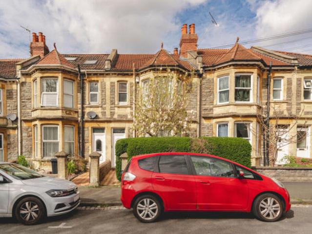 3 bedroom terraced house for sale in Oakmeade Park, Knowle, Bristol, BS4