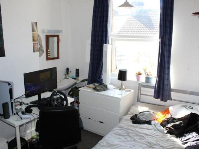 3 bedroom terraced house for sale in Old Park Road, Exeter, EX4