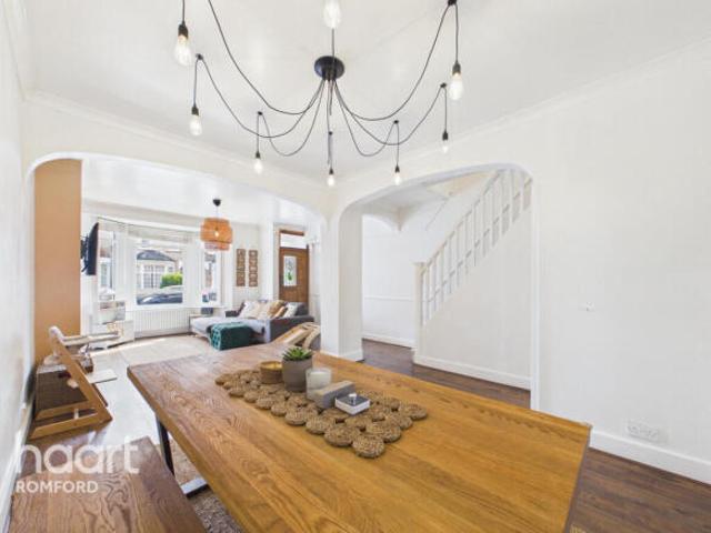 3 bedroom terraced house for sale in Olive Street, Romford RM7