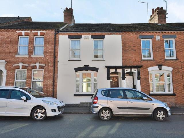 3 bedroom terraced house for sale in Oliver Street, Northampton, NN2