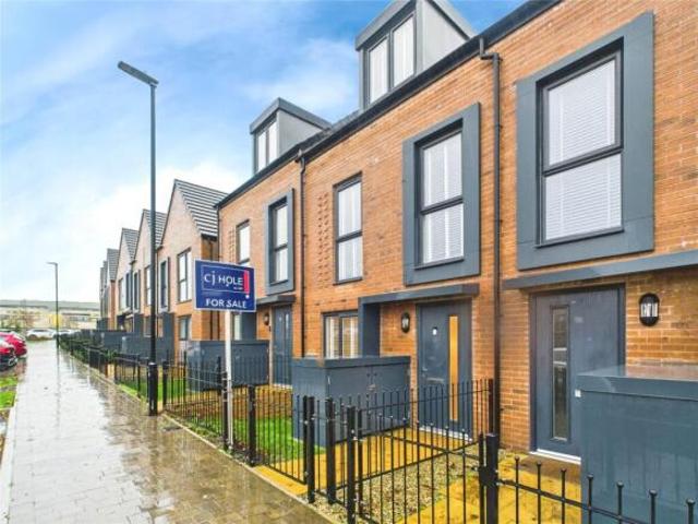 3 bedroom terraced house for sale in Orchard Avenue, Bristol, BS13