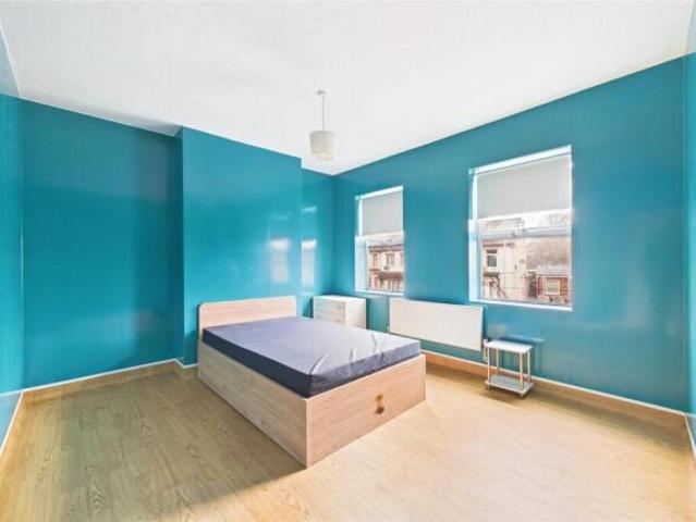 3 bedroom terraced house for sale in Oxford Road, Reading, Berkshire, RG30