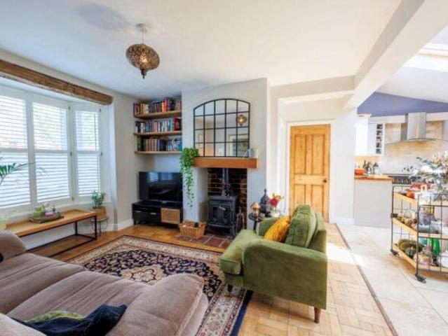 3 bedroom terraced house for sale in Lovat Street, Newport Pagnell, MK16