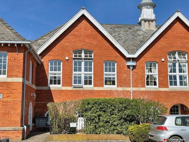 3 bedroom terraced house for sale in Lower Brook Street, Basingstoke, RG21