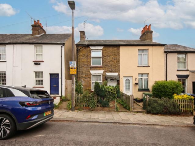 3 bedroom terraced house for sale in Lower Paddock Road, Watford, WD19